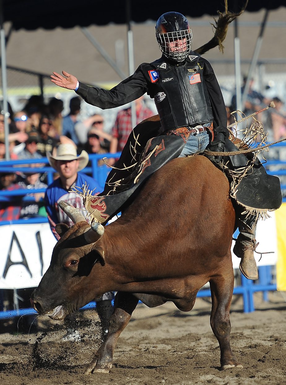 Permit Bull Riding | Steamboat Pro Rodeo